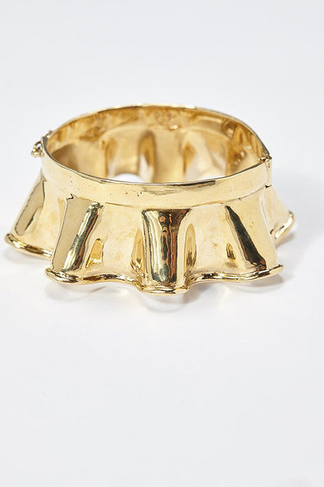 Raven Kauffman Reclaimed Brass Ruffle Sleeve Cuff – Des Kohan